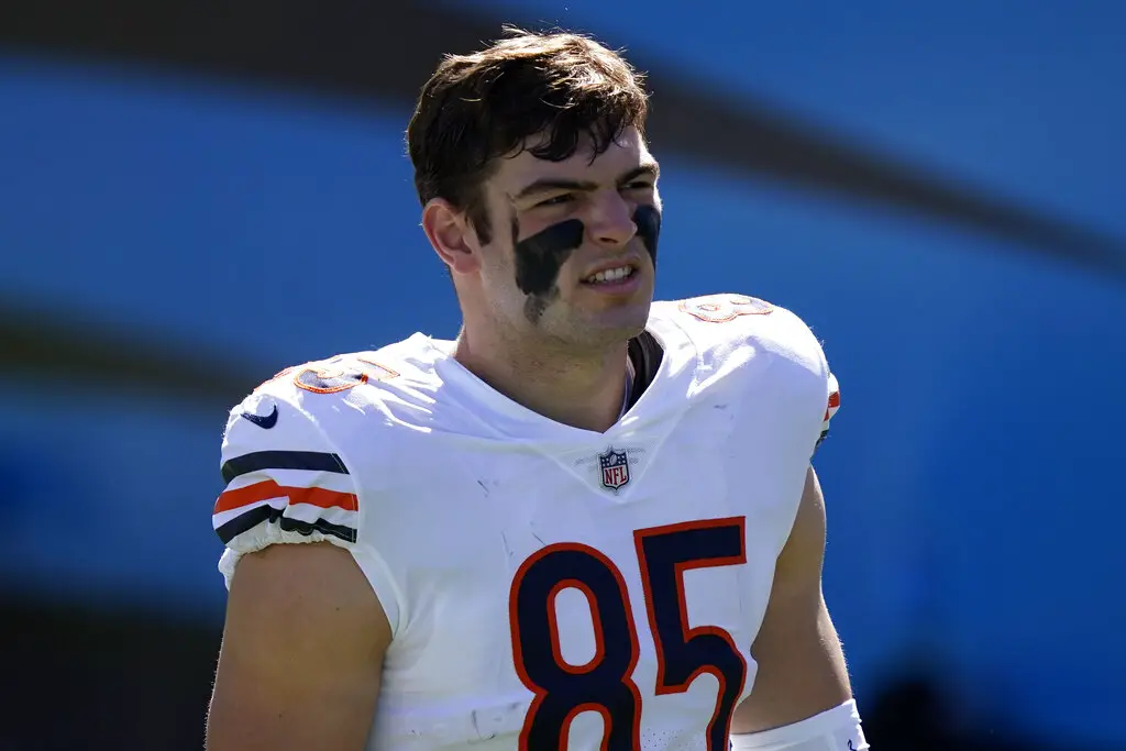 Chicago Bears Tight End Cole Kmet Primed to Play Bigger Role in Offense ...