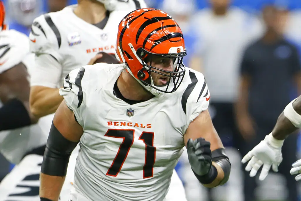 Riley Reiff Brings Elite Discipline and Veteran Experience to Bears ...
