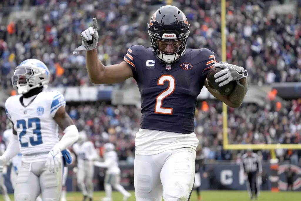 Watch: DJ Moore Gets First Career Rushing TD - Bears Insider